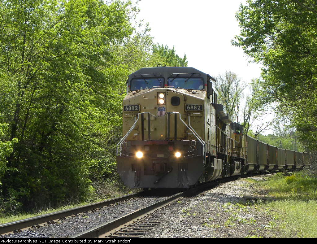 UP 6682 on his way north